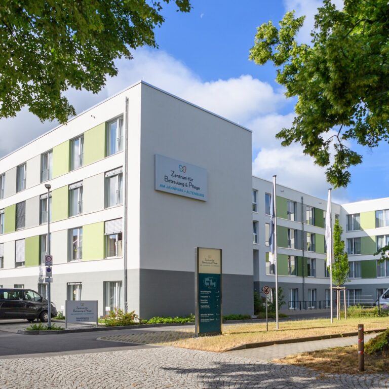 Pflege bei Oberschenkelhalsbruch | Pflegeratgeber - Korian