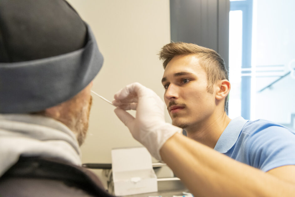 Pflege bei Oberschenkelhalsbruch | Pflegeratgeber - Korian